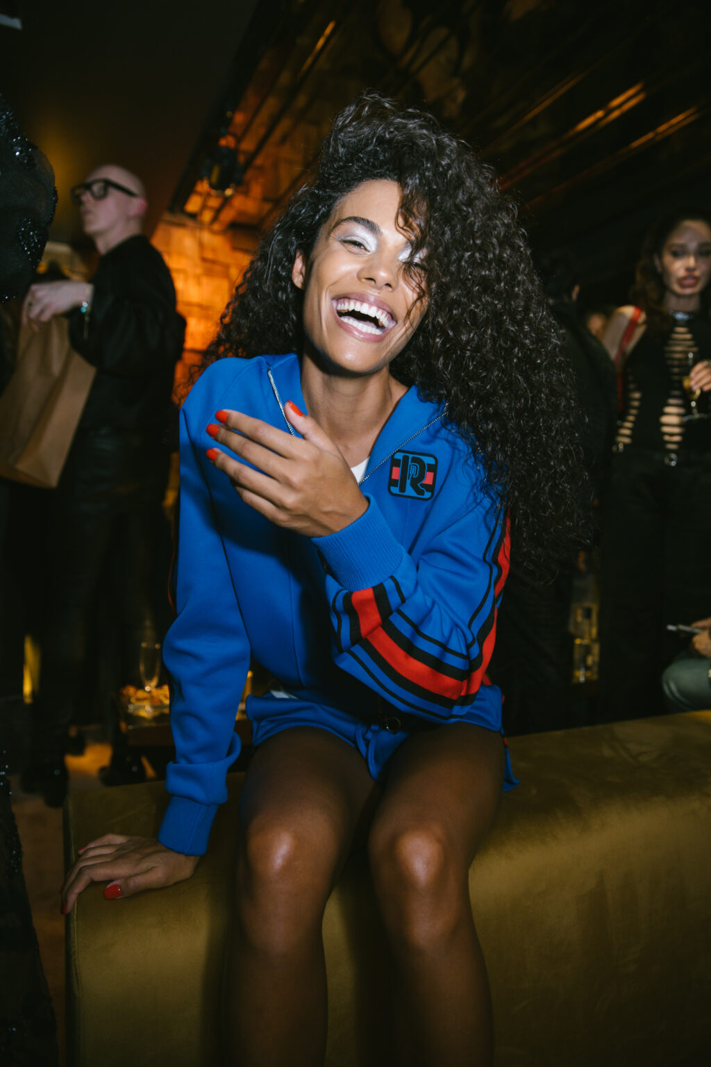 Rabanne x H&M: Cher, Elle Fanning i drugi zablistali u novim kreacijama ...