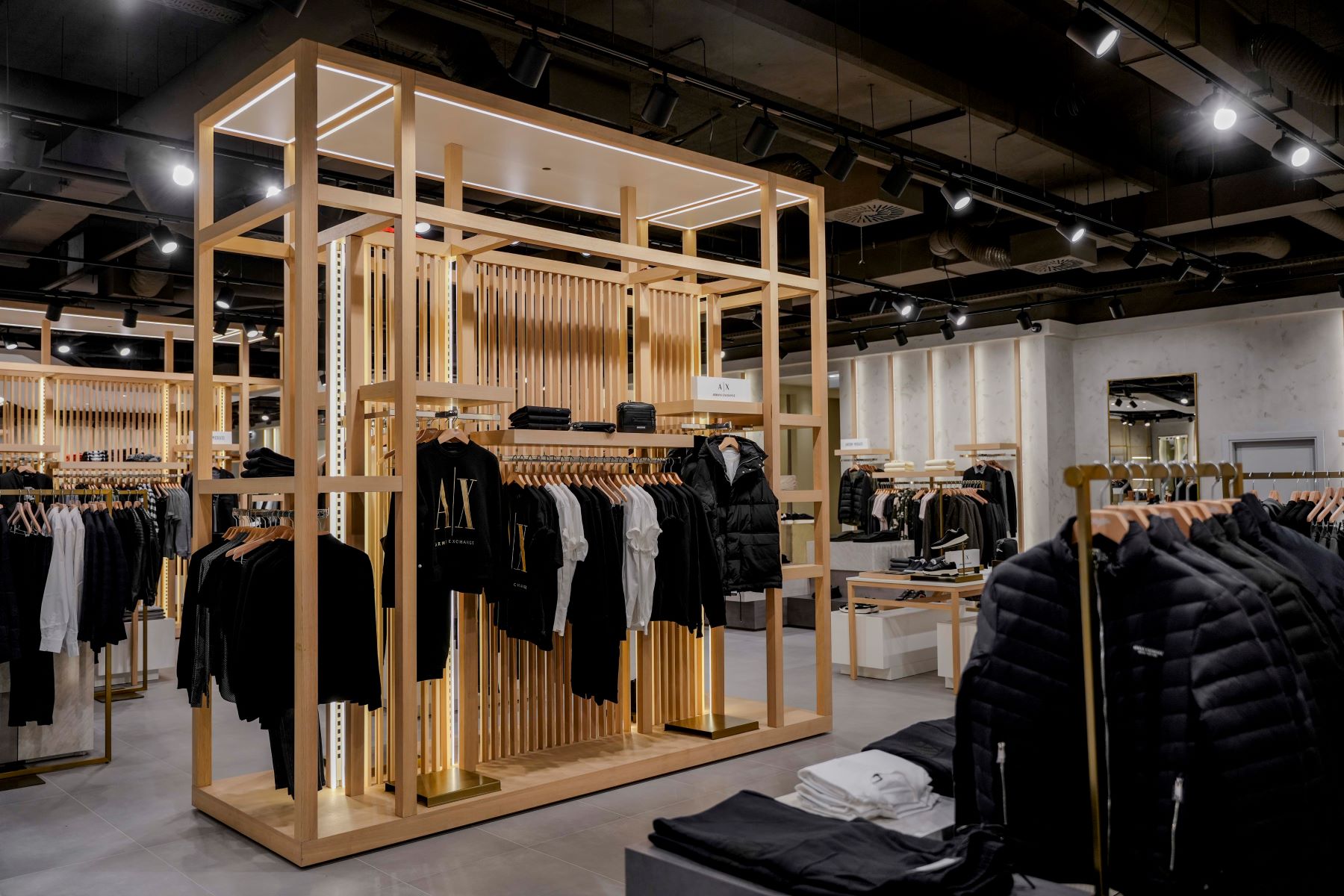 XYZ Fashion Store ponovno otvara vrata u Zagrebu s luksuznim brendovima ...