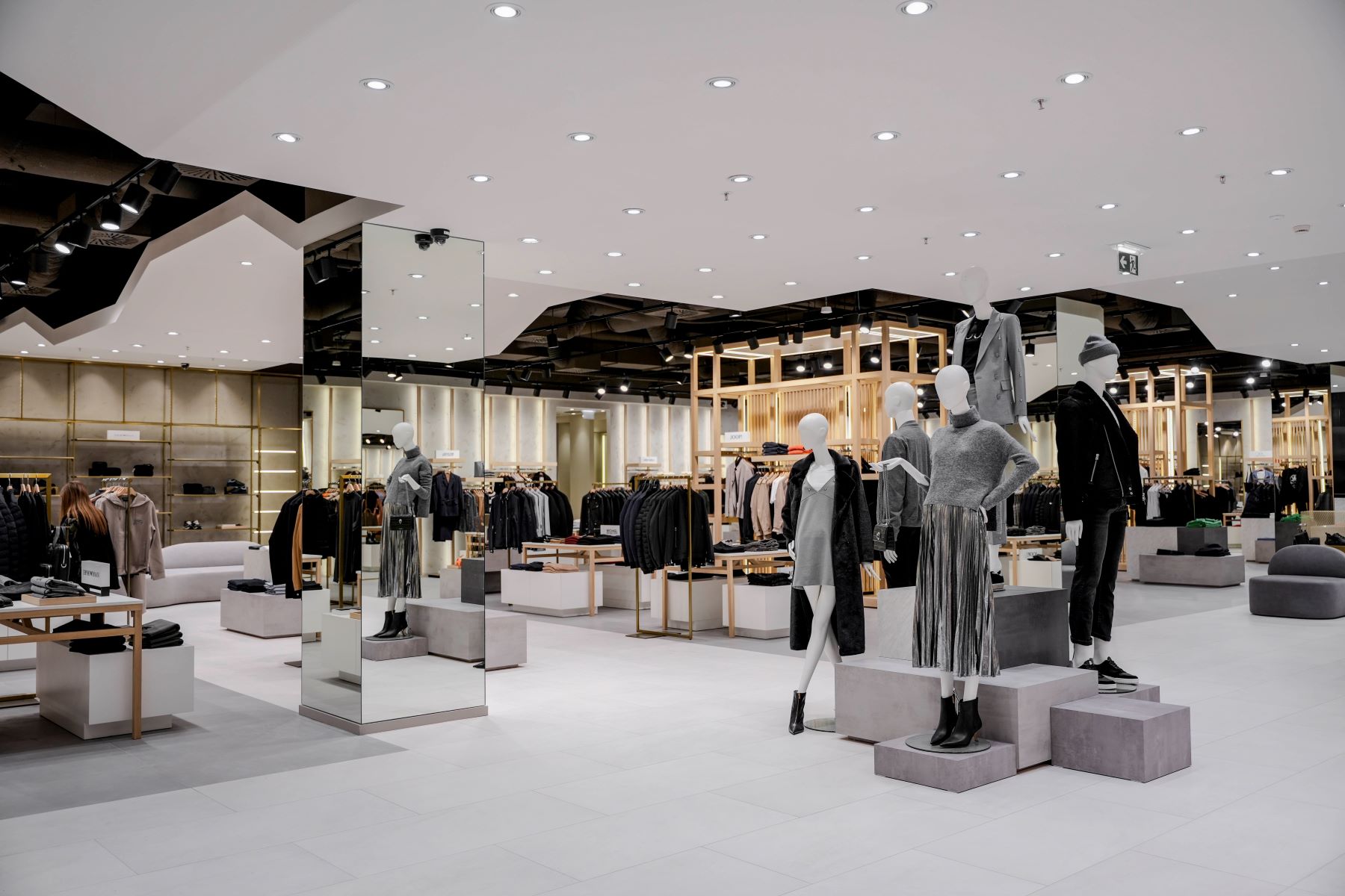 XYZ Fashion Store ponovno otvara vrata u Zagrebu s luksuznim brendovima ...